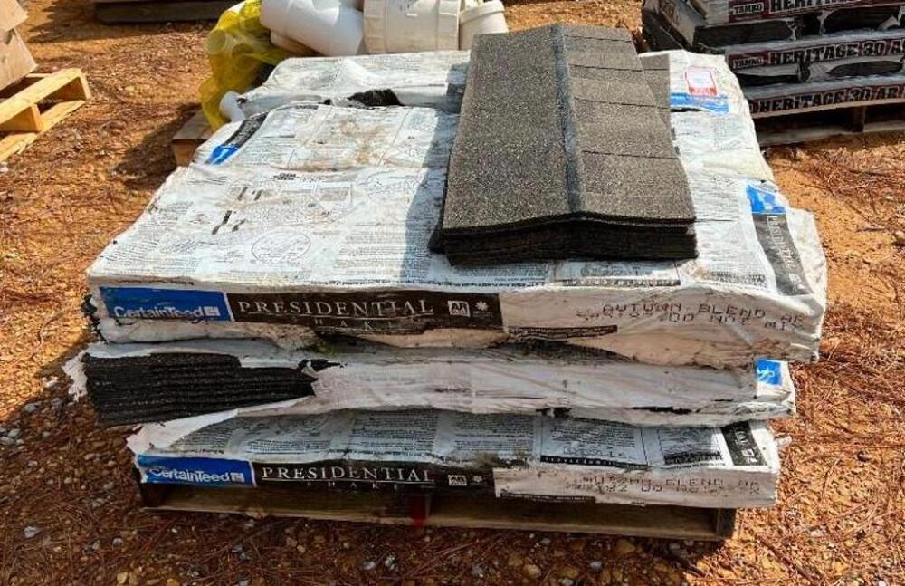 Pallet Certainteed Presidential Shake - Taylor Auction & Realty, Inc. Pallet Certainteed Presidential Shake - Taylor Auction & Realty, Inc.